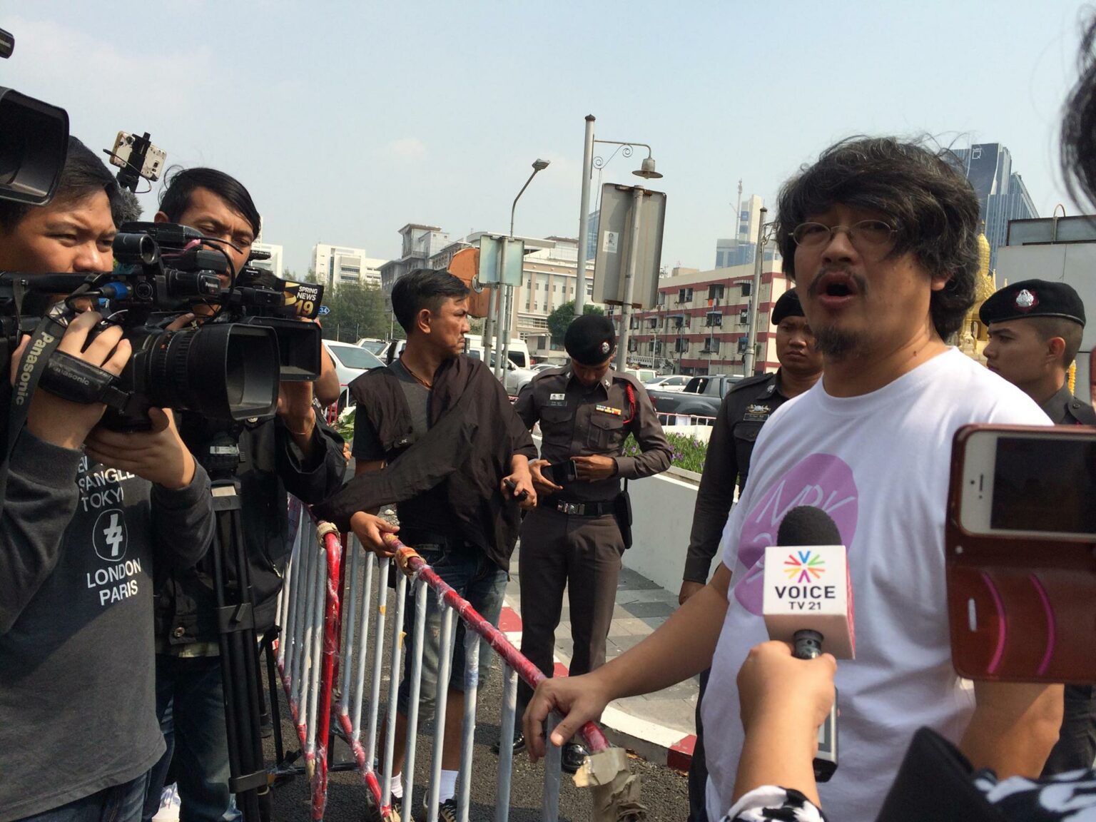 MBK39 เข้ารับทราบข้อหา ทั้ง 2 ศาลสั่งปล่อยตัวทั้งหมด | ศูนย์ทนายความเพื่อสิทธิมนุษยชน